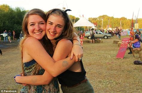 Teenage Lesbian Couple Voted To Oregon High Schools Homecoming As