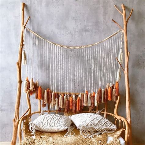 ผ้าม่านติดผนังสไตล์นอร์ดิก ผ้าม่านโบฮีเมียนตกแต่งผนังประดับพู่สีพื้นหลังโซฟาสำหรับตกแต่งห้อง