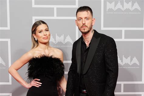 Neseniai Apie Skyrybas Prabilęs „8 Kambarys“ Narys Deividas Alejūnas Pasirodė Su Nauja Mylimąja