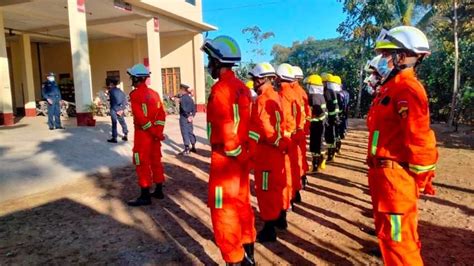 ရခိုင်ပြည်နယ် မီးသတ်ဦးစီးဌာန ညွှန်ကြားရေးမှူး မာန်အောင်မြို့နယ် မီးသတ်တပ်ဖွဲ့ဝင်များနှင့် တ