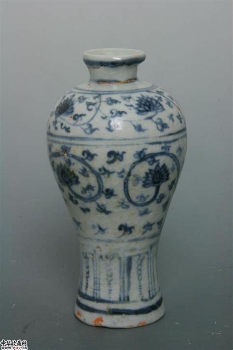 明弘治景德镇窑青花缠枝莲纹小梅瓶 藏家展厅 收藏资讯 艺术家 书画家 书画名人 书法家 中华收藏网