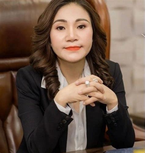 Lộ Diện Danh Tính Bất Ngờ Về Vợ Chủ Tịch Của Ca Sĩ Khánh Phương Saostarvn