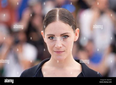 Ariane Labed 69e Festival De Cannes 2016 Photocall Du Film Voir Du
