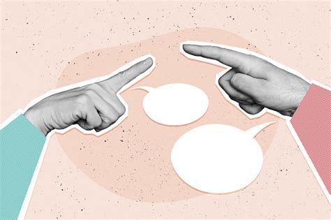창조적 인 콜라주 이미지 인간의 손 손가락 가리키는 몸짓 텍스트 상자 통신 접촉 의견을 나누다 의견 소문 수다 그림 배경 0명에 대한 스톡 사진 및 기타 이미지 Istock