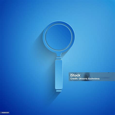 파란색 배경에 격리 된 종이 컷 돋보기 아이콘 검색 포커스 확대 축소 비즈니스 기호 종이 아트 스타일입니다 벡터 일러스트레이션 0명에 대한 스톡 벡터 아트 및 기타 이미지