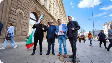 Недялков С над 1 000 подписа призоваваме Радев да свика референдум за еврото