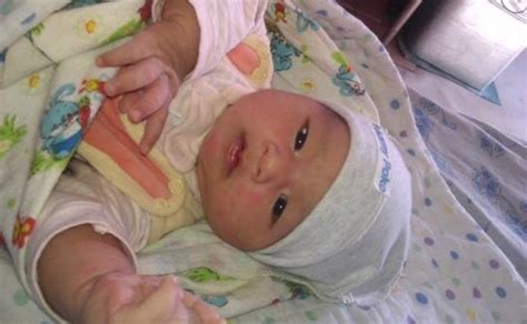 Аав ээжийн амин эрдэнэ болж хорвоод мэндэлсэн бяцхан охинд гэрэлт ирээдүй бэлэглэе