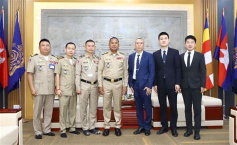 អគ្គស្នងការរងនគរបាលជាតិនិងជាស្នងការនគរបាលរាជធានីភ្នំពេញបានអនុញ្ញាតឱ្យទីប្រឹក្សាទំនាក់ទំនងកិច្ចកា