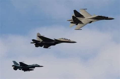 Zalen ကျောက်ထုအမြောက်တပ် အနီးတဝိုက်ကို Facebook