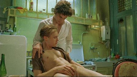 Oo ator Michael Pitt não tem limite para os nudes