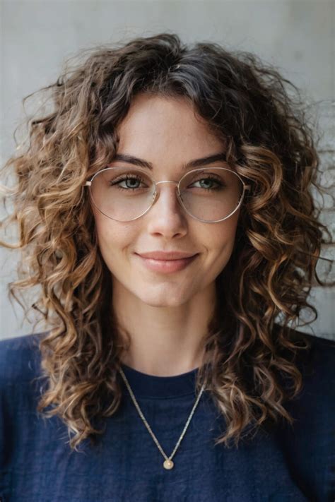 21 Hairstyles For Frizzy Hair Embrace Your Natural Texture Bangz