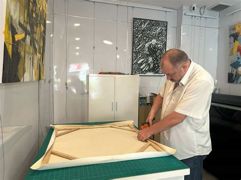 Expert Canvas Stretching Tips How To Stretch Canvas