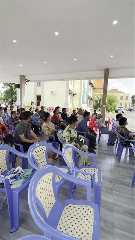 សកម្មភាពឯកឧត្តម ម៉ៅ ធនិន អភិបាលនៃគណៈអភិបាលខេត្តកំពត កំពុង ដោះស្រាយ វិវាទ ផ្សេង ៗ ជូន ពលរដ្ឋ នៅ