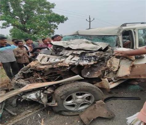 Cg Accident News तेज रफ़्तार ट्रक और स्कार्पियो की भिड़ंत
