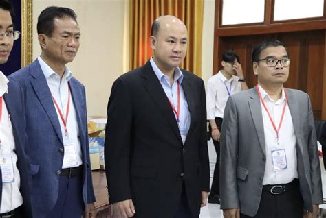 ឧបនាយករដ្ឋមន្ដ្រី ហ៊ុន ម៉ានី អញ្ជើញកាត់កំណែវិញ្ញាសាប្រឡងសិស្សមន្ត្រីជាន់ខ្ពស់ និងមន្ត្រីក្រមការ