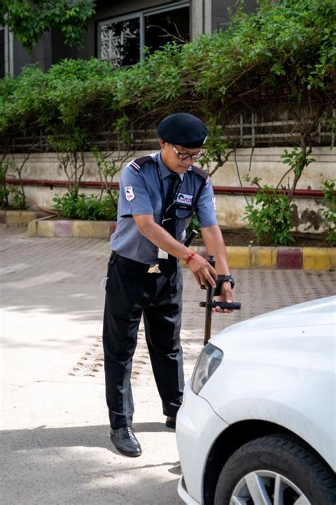 how to conduct a security check on a vehicle