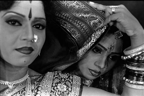 Sudharak Olwes Photos Document The Real Lives Of Lavani Performers Mint