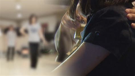 연예인 지망생 성추행·폭력기획사 대표 징역 2년