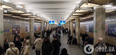 Вибухи у Києві 31 грудня ситуація на станціях метро під час повітряної тривоги фото та відео