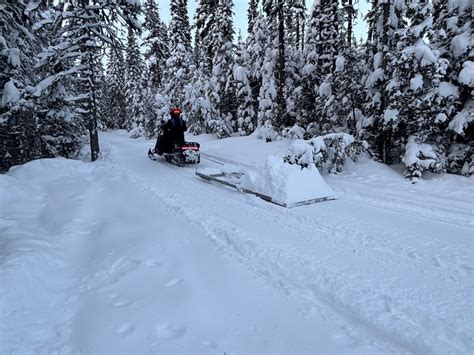 Polaris 2025 650 Titan Adventure Snowmobile Utility Aspect