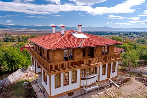 Дървена къща във възрожденски стил Спонец