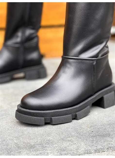 Чоботи Труба чорні шкіряні