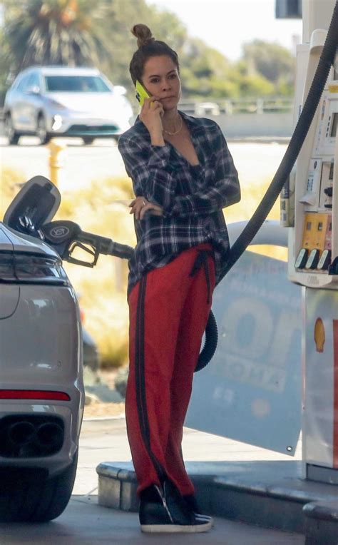 Brooke Burke In A Plaid Shirt Was Seen At A Gas Station In Malibu