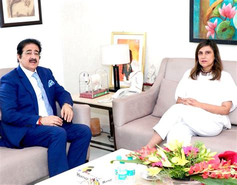 Fashion Design Sandeep Marwah 33 Comments