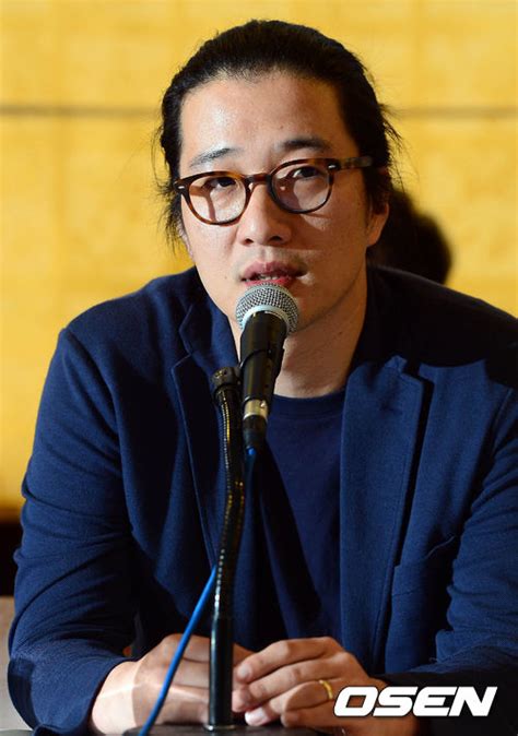 [사진]천안함 프로젝트 상영 중단 기자회견 갖는 백승우 감독