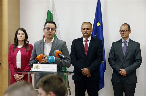 Служебният министър на иновациите и растежа Александър Пулев представи екипа си и приоритетите в