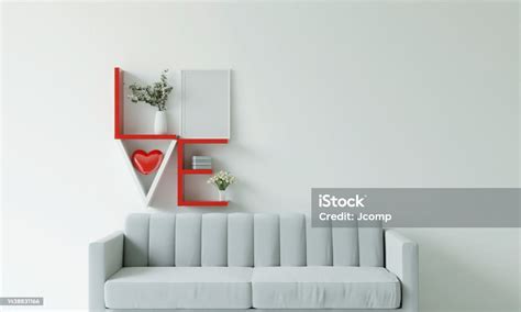 밝은 배경에 격리된 거실의 소파 뒤에 있는 나무 바닥의 포스터 프레임 모형 3d 렌더링 3d 그림 0명에 대한 스톡 사진 및 기타 이미지 Istock