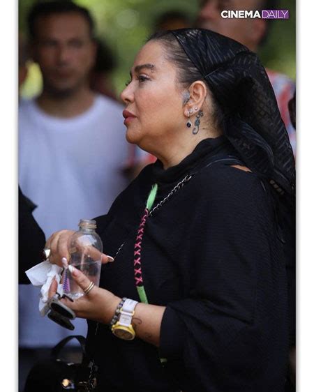 تصاویرحضور بازیگران در مراسم تشییع فریماه فرجامیسری دوم قطار وبگردی