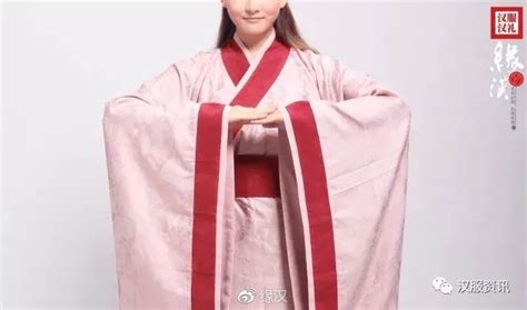 穿汉服的手势动作 汉服打招呼基本礼仪 穿汉服站姿示范图片 大山谷图库