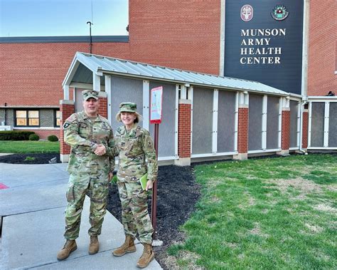 Dvids Images Munson Army Health Center Welcomes Medcom Commanding General [image 2 Of 2]