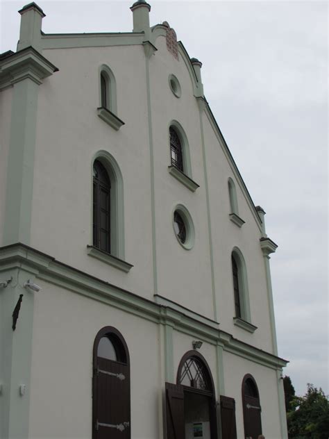 무료 이미지 카페 건축물 건물 정면 교회에 예배당 예배 장소 종탑 뾰족한 탑 수도원 유태 교회당 슬로바키아 트르 나바 캘리포니아에있는 스페인 임무