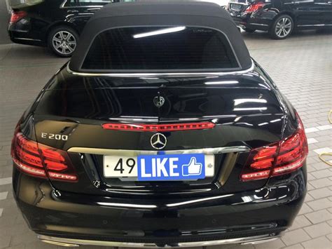 쏭카케어 E200 카브리올레 신차유리막코팅 작업 입니다 검은색차라 잔기스들이 좀 있어서 광택작업후