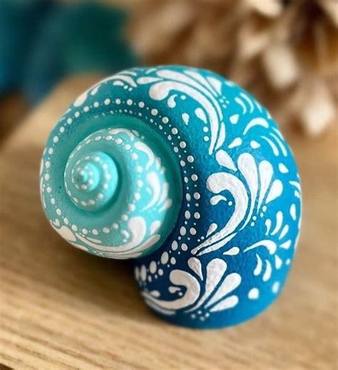Pin By Paula Macdonald On Painted Snail Shells Shell Crafts Diy