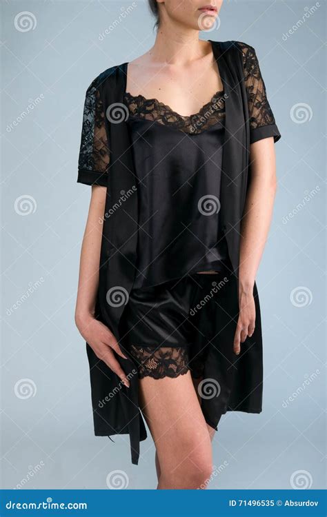 La Ragazza In Biancheria Intima Di Seta Immagine Stock Immagine Di