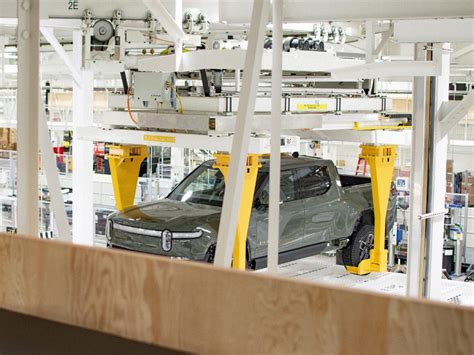 Rivian Sinks After The Ev Maker Recalls 13000 Vehicles For Potential