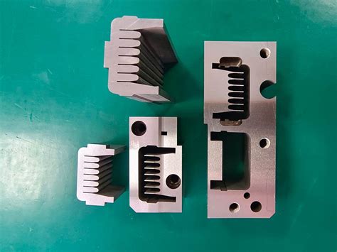 도구와 다이의 구성 요소는 무엇입니까 Langdi Precision