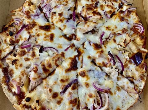 ново Пица Пиле барбекю с бекон и пушено сирене Пицария Джорджо