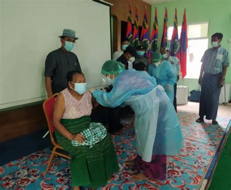 နွားထိုးကြီးမြို့နယ်တွင် အသက် ၆၅ နှစ်အထက် သက်ကြီးရွယ်အိုများအား ကိုဗစ် ၁၉ရောဂါ ကာကွယ်ဆေးဒုတိယအက