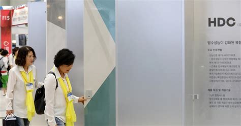 방수기능을 가진 화장실 문