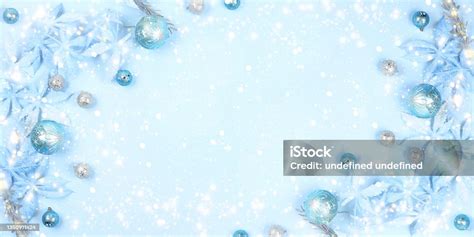 2022 년 새해의 텍스트와 개념 배경 빛 배경에 아름다운 휴일 장식을위한 장소와 크리스마스 프레임 엽서 배경 주제에 대한 스톡 사진 및 기타 이미지 Istock