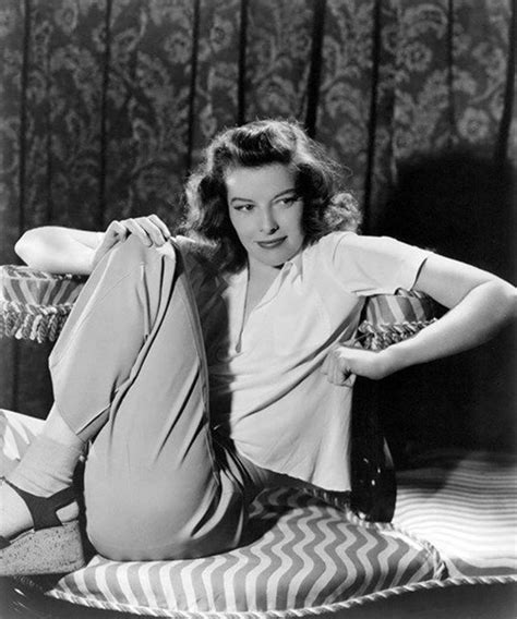 20 Fascinating Vintage Photos Of Katharine Hepburn Wearing Wide Leg