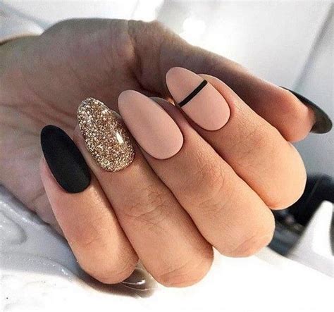 Модный маникюр осень 2018 2019 года 100 фото новинок осеннего маникюра тенденции фото Нейл