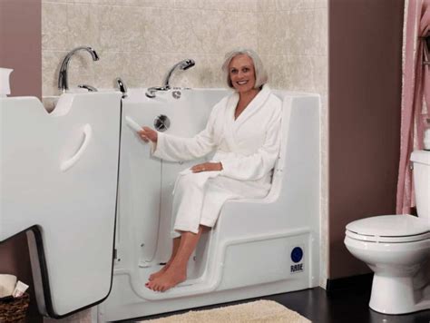 5 Essential Features To Look For In A Walk In Bathtub For A Comfortable