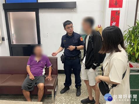 8旬老翁電動車拋錨路中 平鎮員警援助平安返家