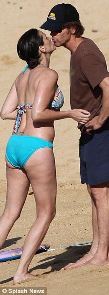Julia Roberts Looks Bikini Perfect On The Beach Daily Mail Online