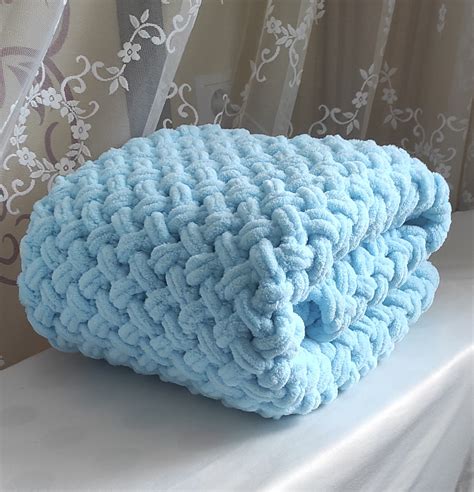 Плед плюшевый 100 120см цвет 287 ручной работы из пряжи пуффи узор плетенка фото отзывы